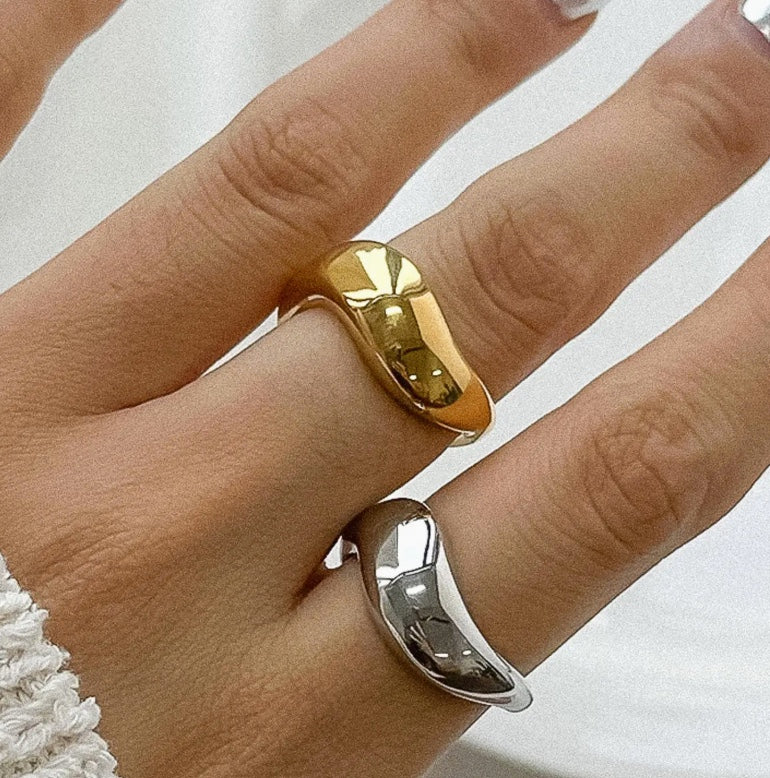 Erin - Classic Wavy Band ring – Prairie Girl the label